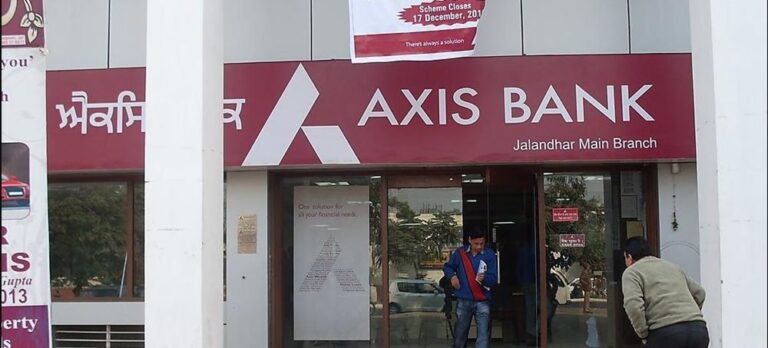 34.8% Axis Bank Employees Resigned In Last 12 Months | Branches, Junior ...