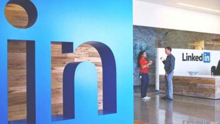 Linkedin Now Has 1 Billion Users; Launches AI-Powered Job Hunting Features - Trak.in - Indian ...