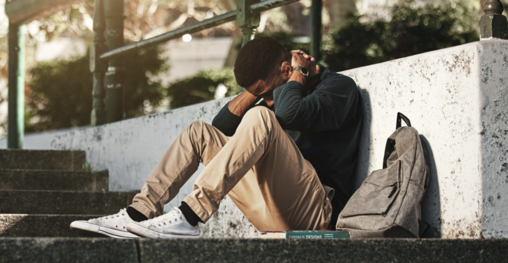 College Launches Course To Handle 'Phone Anxiety' For Gen Z - Trak.in ...