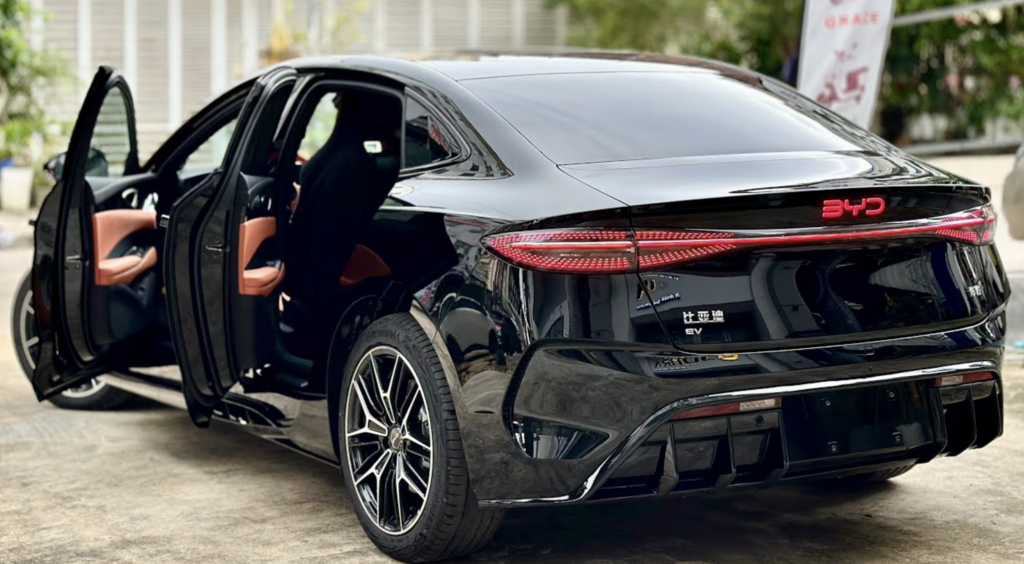 Chinese EV Maker BYD Launches 2025 BYD Seal, BYD Atto 3 In India: Check ...
