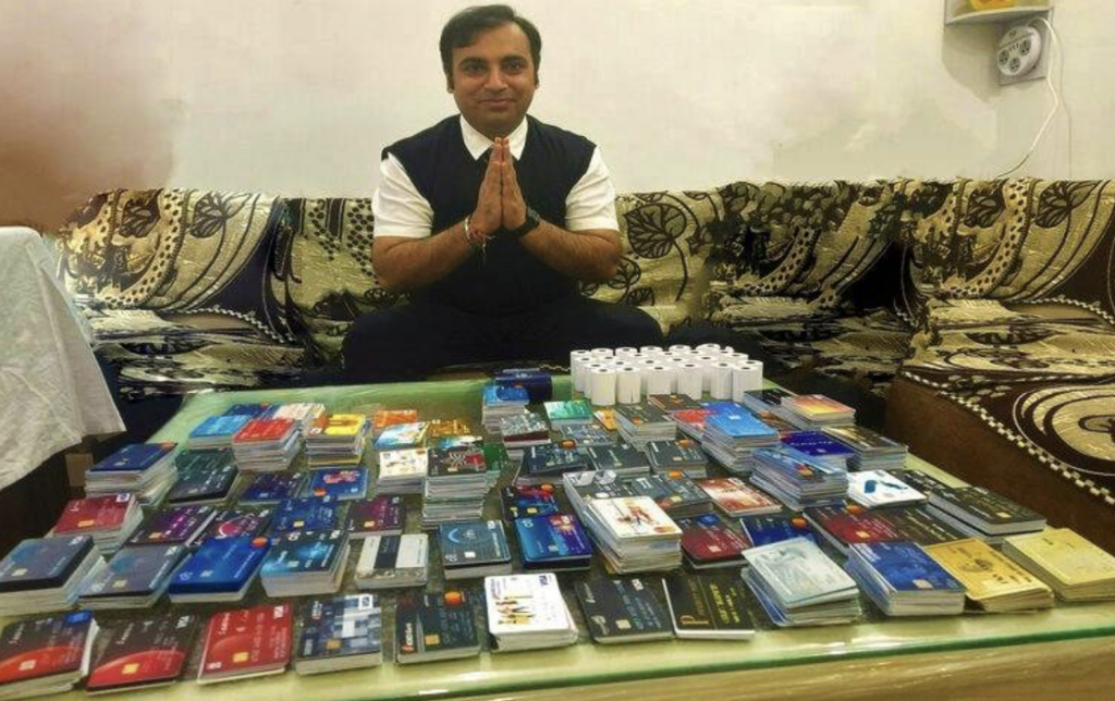 This Indian Man Has 1638 Credit Cards: Guinness World Record! - Trak.in ...