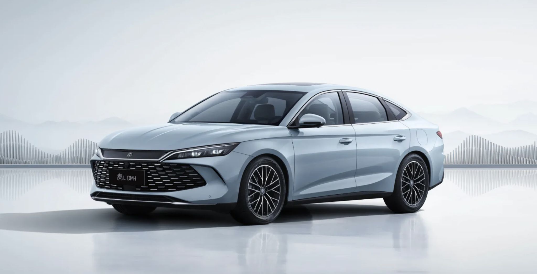 BYD's New Hybrid Car Has 1243 Kms Range With Lithium Ferrophosphate ...