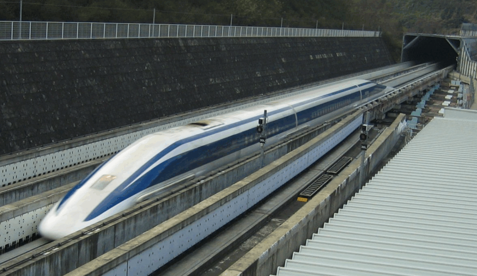 At 603 Kmph Speed, Japanese Maglev Train Is World's Fastest Train Ever ...